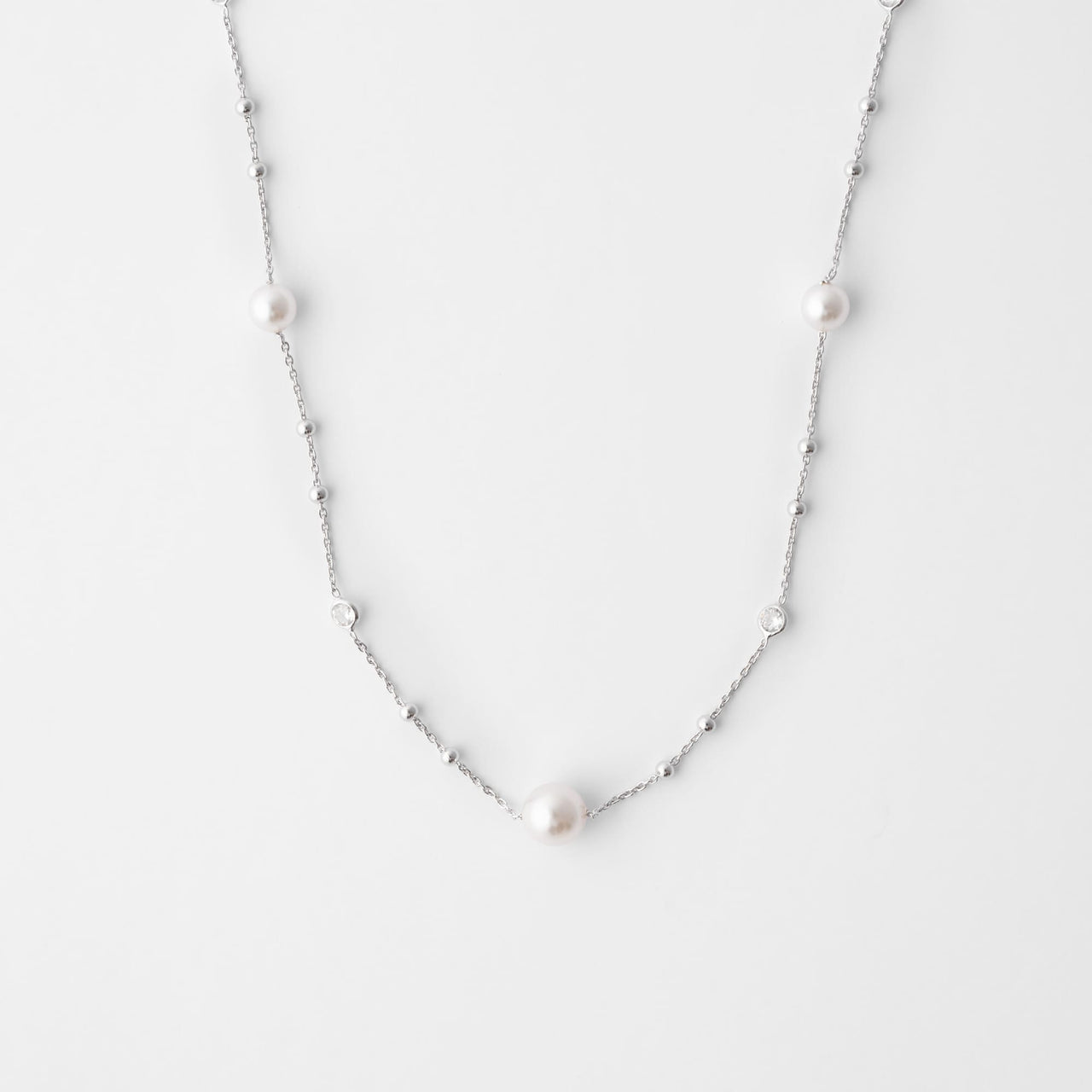 Pearl classic necklace with zircons elements – Moriconi Jewellery